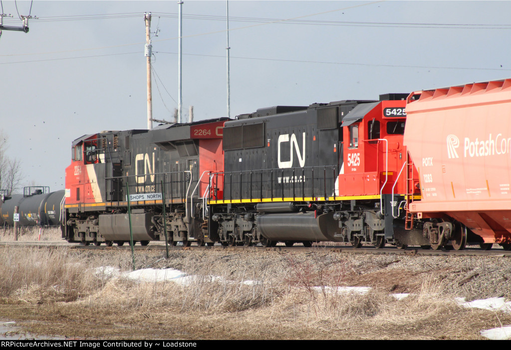 CN 2264 leads CN 5425